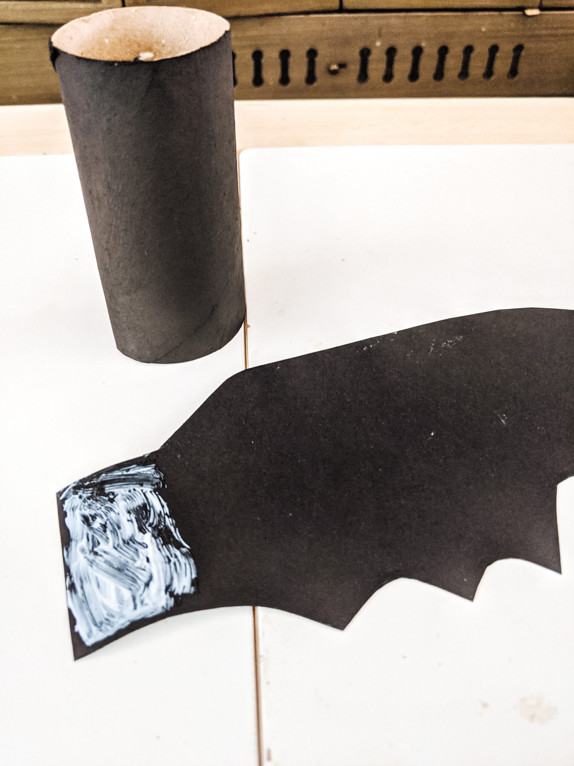 Easy Bat Halloween Craft Using Toilet Paper Rolls - Happy Hepburn